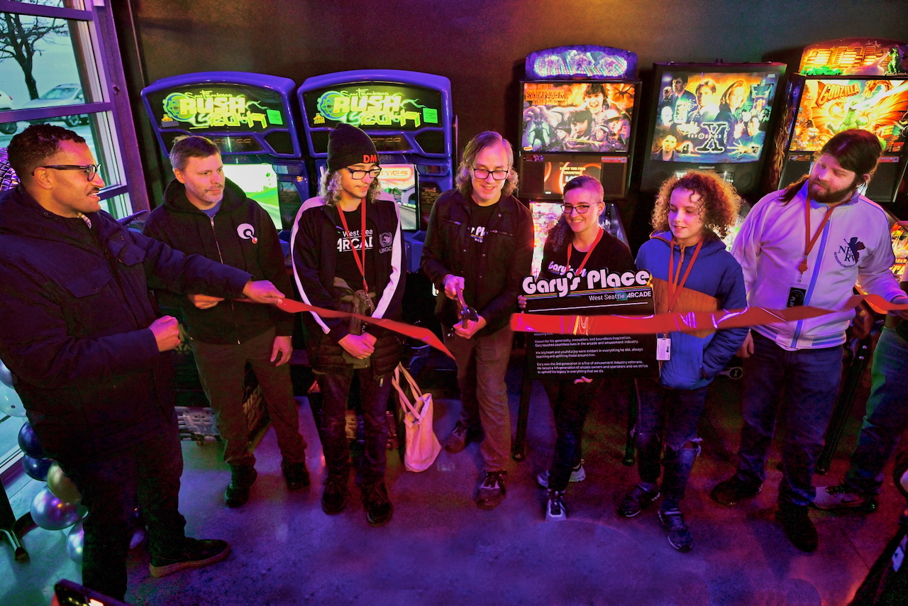 Gary's Place arcade opens on Alki with a ribbon cutting | Westside Seattle